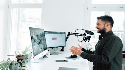 6 Steps to Organize a Webinar People Will Talk About